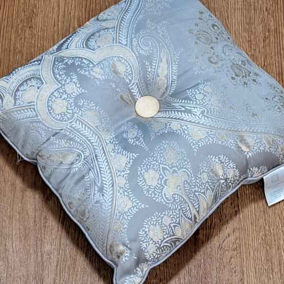 Home Expressions JC Penny | Accents | Sophisticated Gray And Gold ...